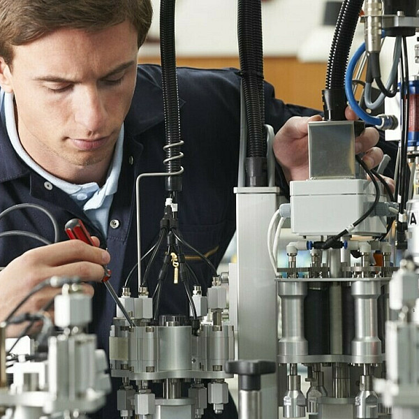 Ingenieur der Mechatronik/Mechatronic Engineer: Das Jobprofil ...